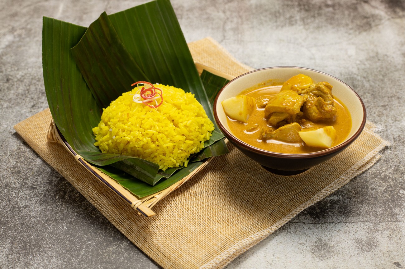 Curry Chicken Turmeric Rice (Frozen)